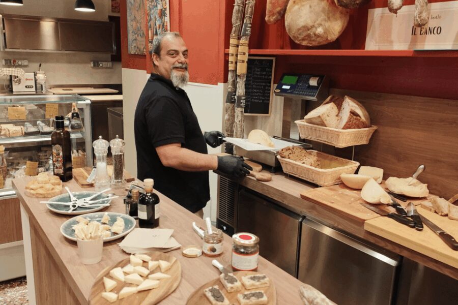 Bologna: Food and Wine Tasting with Interactive Game - The Itinerary Breakdown: What to Expect