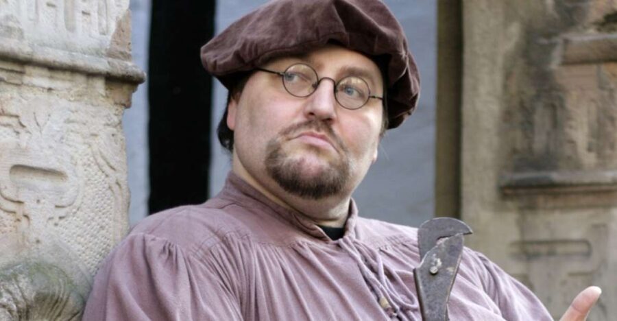 Bremen: Old Town Tour with Costumed Performer & Tour Guide - Conclusions