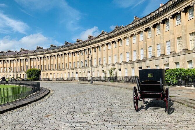 Bridgerton Tour and Bath City Highlights with Music - A Deep Dive into the Bridgerton and Bath Experience