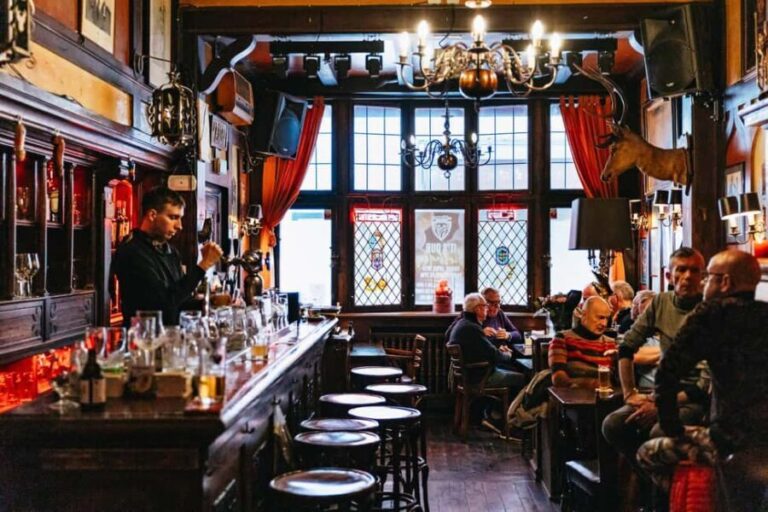 Brussels: Beer Tour with 6 Beers and 3 Chocolate Tastings - The Guides: Knowledge and Personal Touch