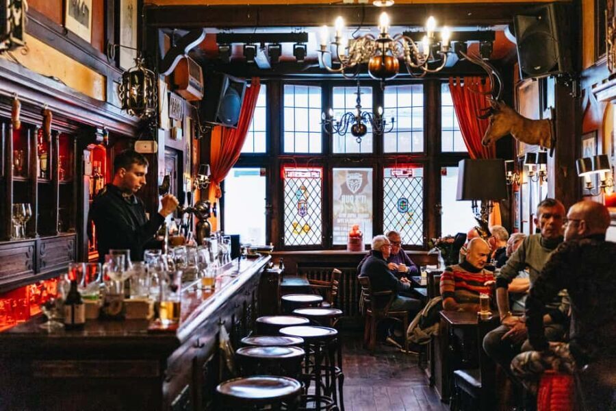 Brussels: Beer Tour with 6 Beers and 3 Chocolate Tastings - The Guides: Knowledge and Personal Touch