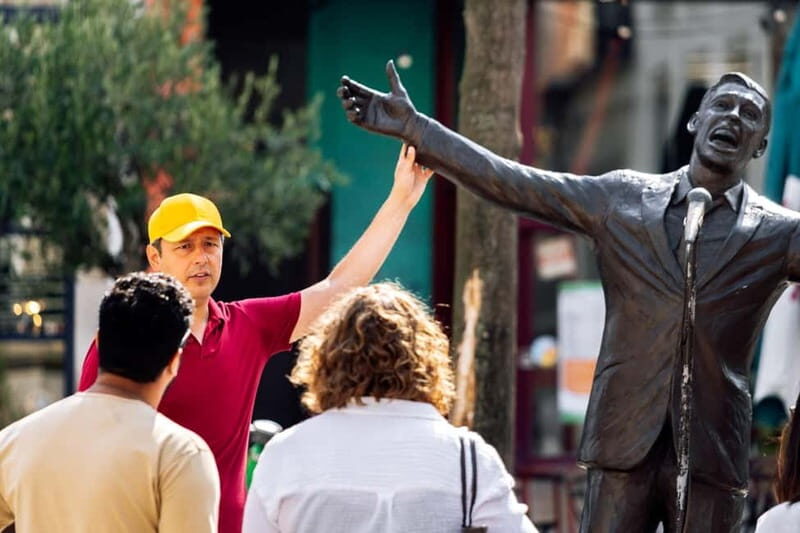 Brussels: Historical Tour with Chocolate & Waffle Tasting - Food and Tasting Highlights