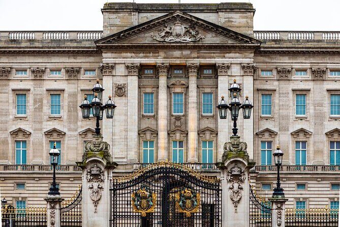Buckingham Palace Visit & Changing of the Guard Walking Tour - Clarence House