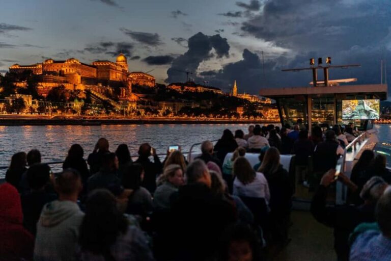 Budapest: 1-Hour Evening Sightseeing Cruise with Drink - The Landmarks That Make the Cruise Special