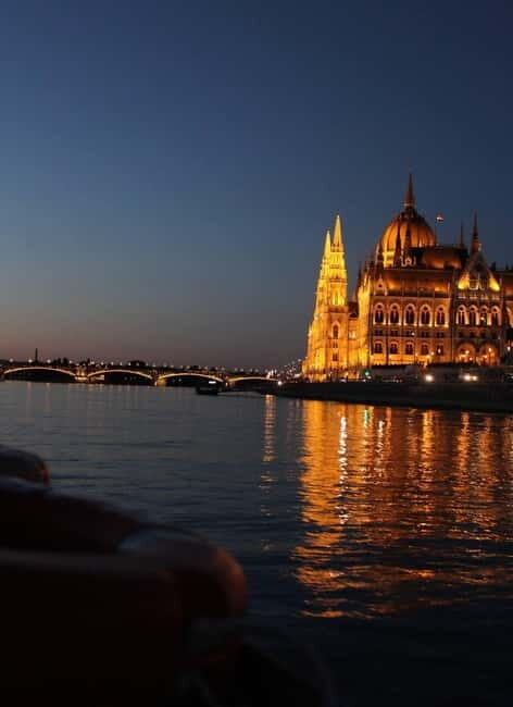 Budapest Boat Cruise with Personal Live Tour Guiding(+Drink) - Why This Tour Offers Great Value