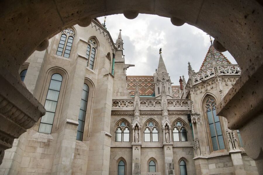 Budapest: Buda Castle Walking Tour in German - A Closer Look at the Itinerary