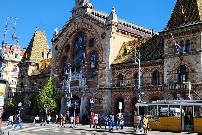 Budapest Danube 1 Hour Sunset or Night Cruise with Audio Guide - The Pros and Cons Based on Reviews