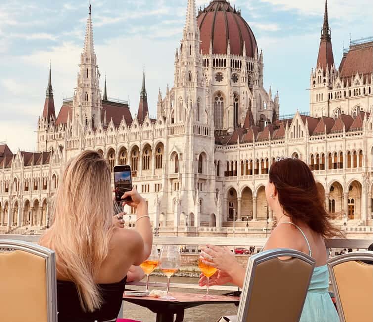 Budapest: GLOW Sightseeing Cruise with Welcome Drink - Starting Point and Accessibility