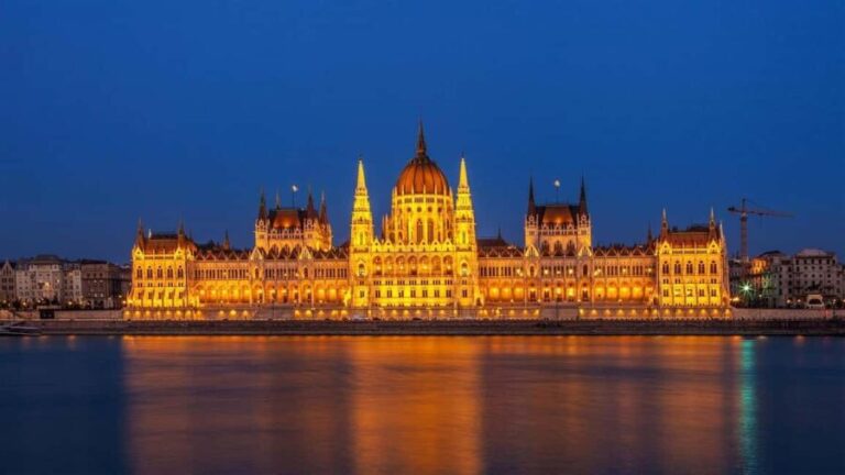 Budapest: Parliament Panorama Cruise with Törley Prosecco - Who Will Love This Cruise?