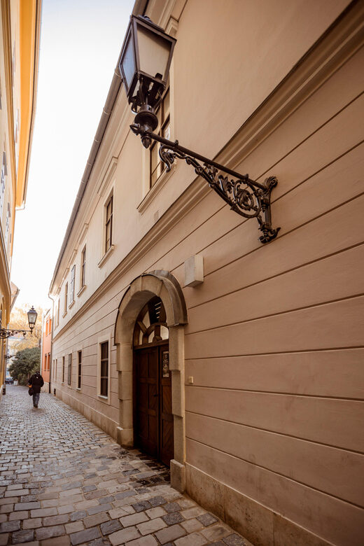 Budapest: The WWII Siege of Buda Castle & Bomb Shelter Tour - An In-Depth Look at the Experience