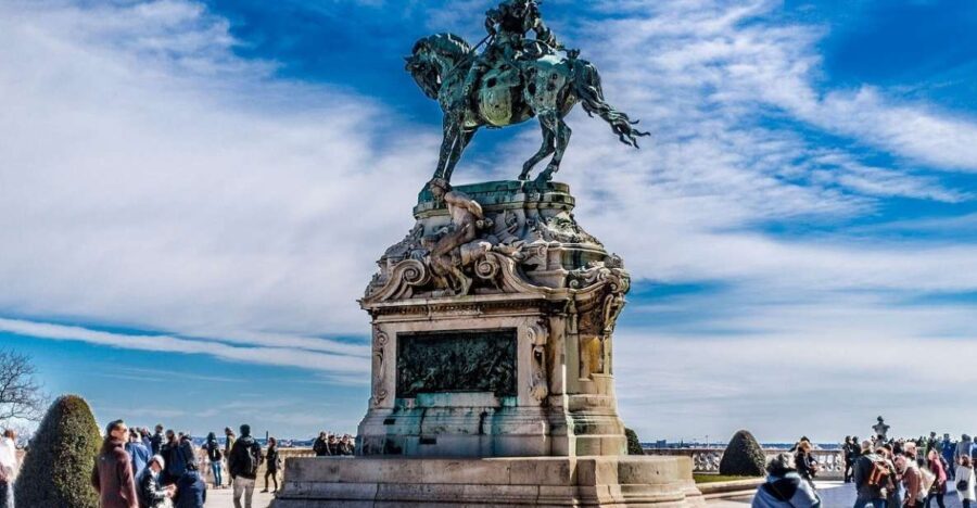 Budapest: Walking Tour in German - Who Will Love This Tour?