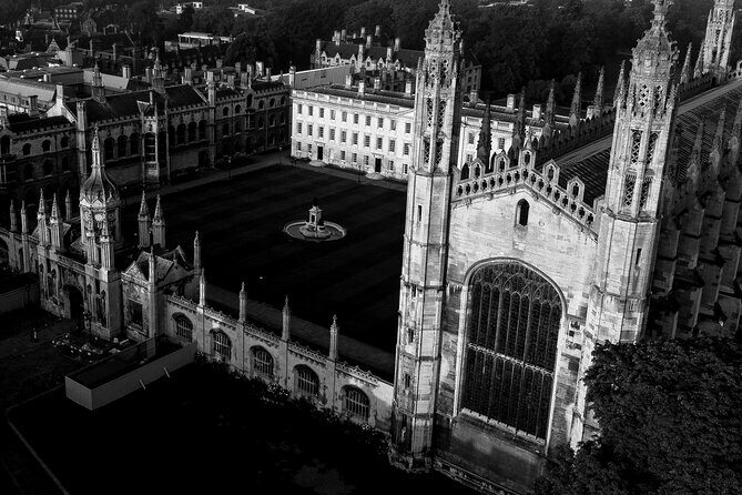 Cambridge University Ghost Tour by Alumni - The Guides and the Storytelling