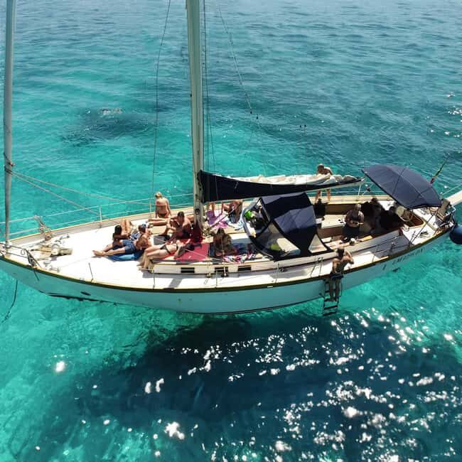 Catania: Boat Trip with Aperitif, Prosecco and Snorkeling - Who Should Consider This Tour?