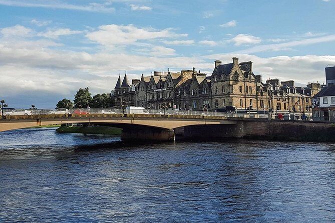 Cawdor Castle, Inverness, Culloden, Outlander and Loch Ness Tour - Transportation and Group Size: What Does It Mean for You?