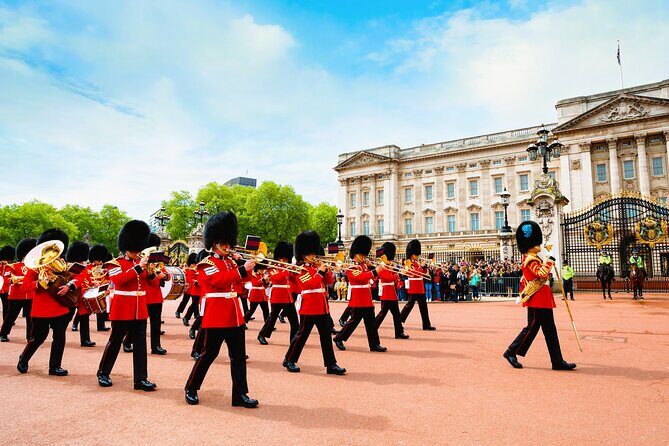 Changing of the Guard Guided Tour at Buckingham Palace - Who Should Consider This Tour?