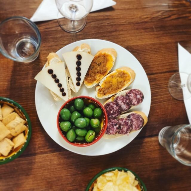 Córdoba: Local Wine Tasting Evening - Who Will Love This Experience?