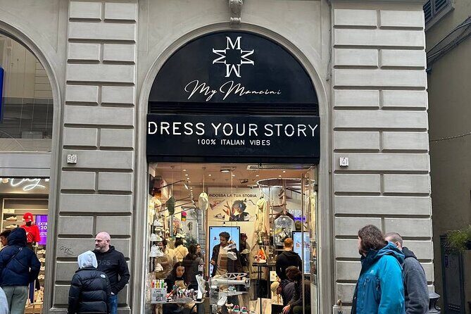 Create the sneaker of your dreams in Florence - The Experience: What to Expect