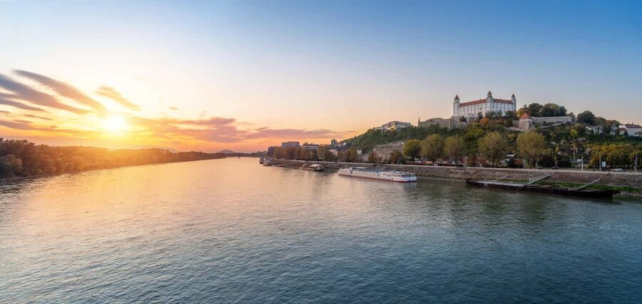 Day trips from Vienna: Bratislava and Budapest with Guide - Authentic Insights from Reviewers