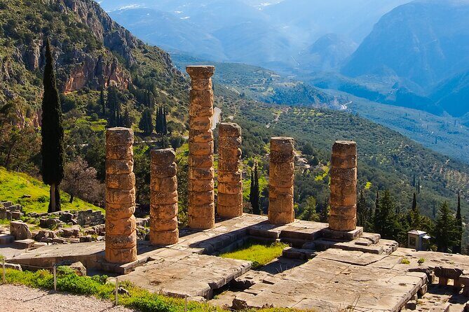 Delphi full day V.R audio guided tour with entry ticket - The VR Audio Guide: The Modern Twist