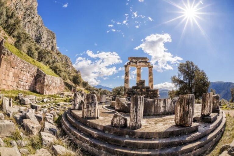 Delphi Guided Walking Tour and Admission Ticket - Discovering Delphi: The Experience in Detail