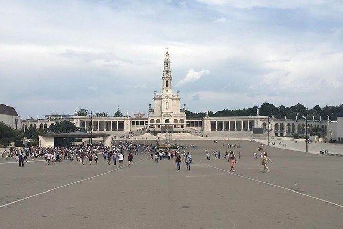 Divine Fátima Full Day Private Tour from Lisbon - Practical Details and Tips