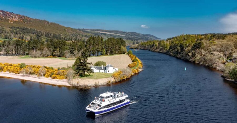 Dochgarroch: Caledonian Canal and Loch Ness 50min Cruise - The Onboard Experience: Comfort and Convenience