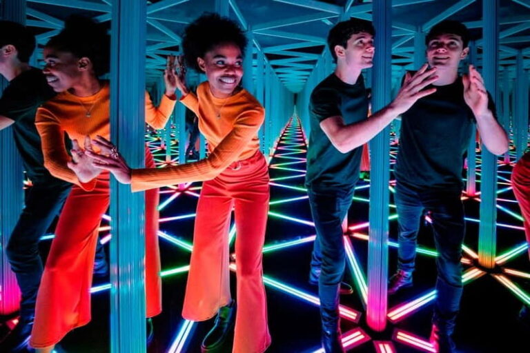 Edinburgh: Camera Obscura and World of Illusions Ticket - Interactive Illusions and Activities