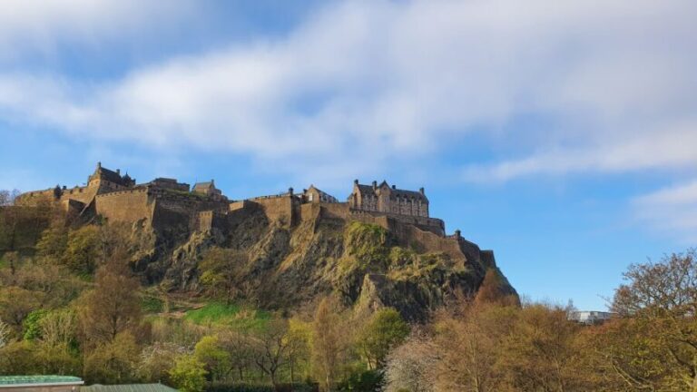 Edinburgh Castle: 120-Minute In-Depth Tour with Expert Guide - The Value of a Guided Tour