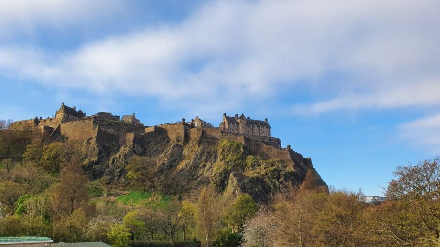Edinburgh Castle: 120-Minute In-Depth Tour with Expert Guide - The Value of a Guided Tour