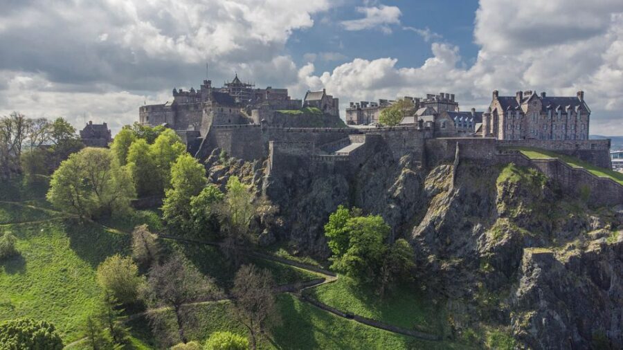 Edinburgh Castle: Guided Walking Tour with Entry Ticket - The Itinerary in Detail