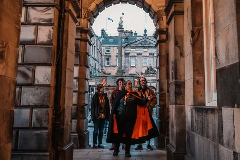 Edinburgh: Multi-Sensory Haunted Underground Tour - Guides and Storytelling