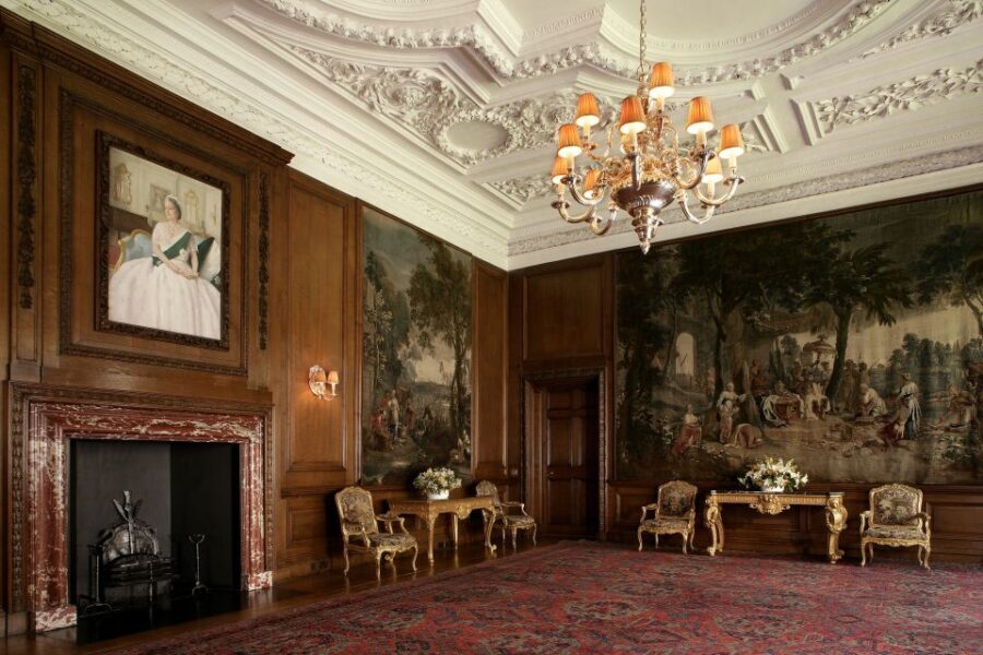 Edinburgh: Palace of Holyroodhouse Entry Ticket - The Multimedia-Guided Tour: Flexibility and Engagement