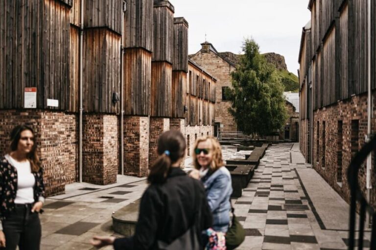 Edinburgh: Pubs and History Guided Walking Tour with Beer - What Makes This Tour Stand Out?