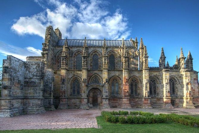 Edinburgh: Rosslyn Chapel, the Borders & Glenkinchie Distillery - Group Size and Timing