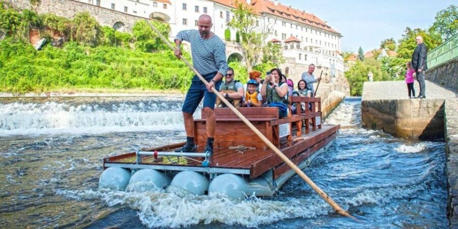 eský Krumlov: Wooden Raft River Cruise - A Break from the Crowds and a Chance to Relax