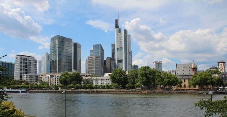 Frankfurt: Private or Shared Walking Tour - Walking the Line Between Old and New