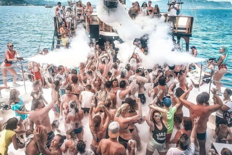 From Antalya/Kemer: All-Inclusive Party Boat with Lunch - What’s Included and What’s Not