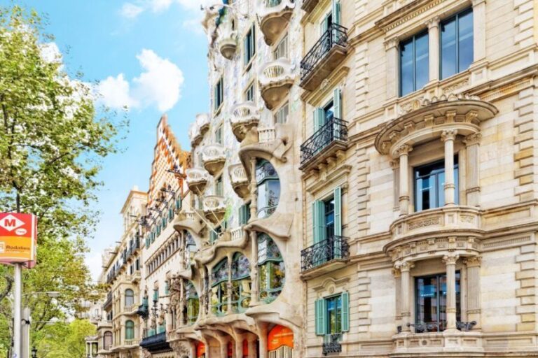 From Costa Brava: Barcelona and Antoni Gaudí's Work Bus Tour - Who Is This Tour Best For?