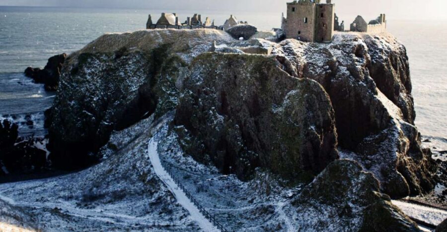 From Edinburgh: Glamis and Dunnottar Castles Tour in Italian - Transportation and Logistics