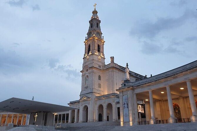 From Lisbon: Fátima, Nazaré, Batalha and Óbidos Guided Tour - What to Expect on the Day