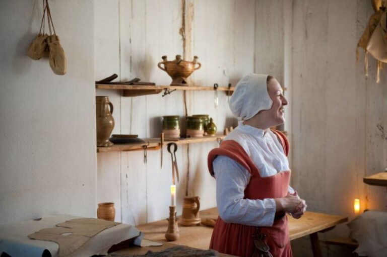 From London: Shakespeare's Stratford-upon-Avon Day Trip - Transport, Timing, and Group Size