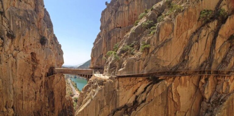 From Málaga: Caminito del Rey Small-Group Tour with Picnic - Walking the Caminito del Rey: What to Expect