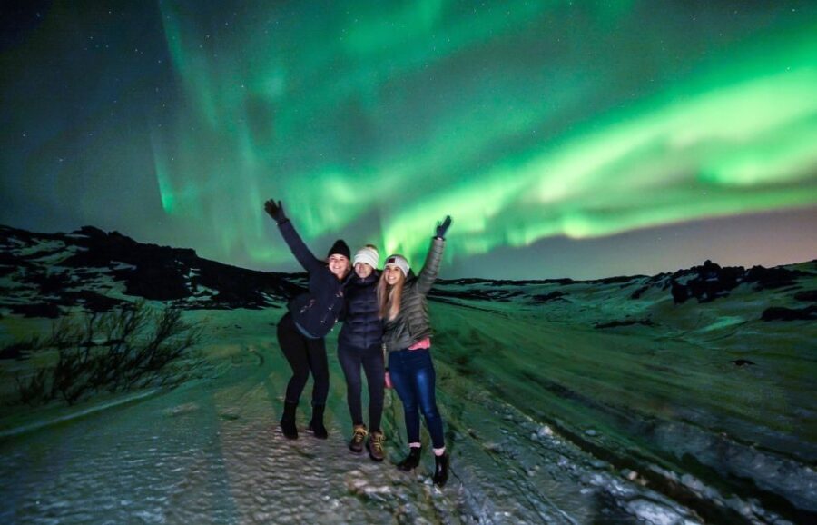 From Reykjavík: Northern Lights Super Jeep Tour - The Allure of the Northern Lights in Iceland