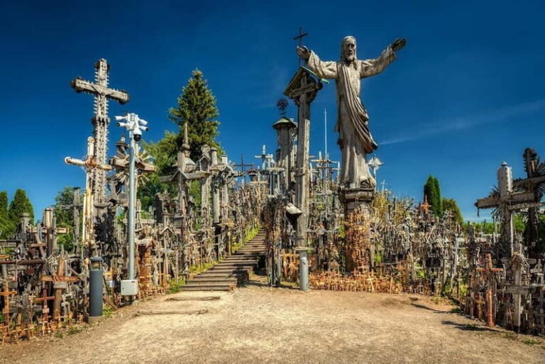 From Riga: Hill of Crosses and Jelgava Gems Tour - Transportation, Timing, and Group Size