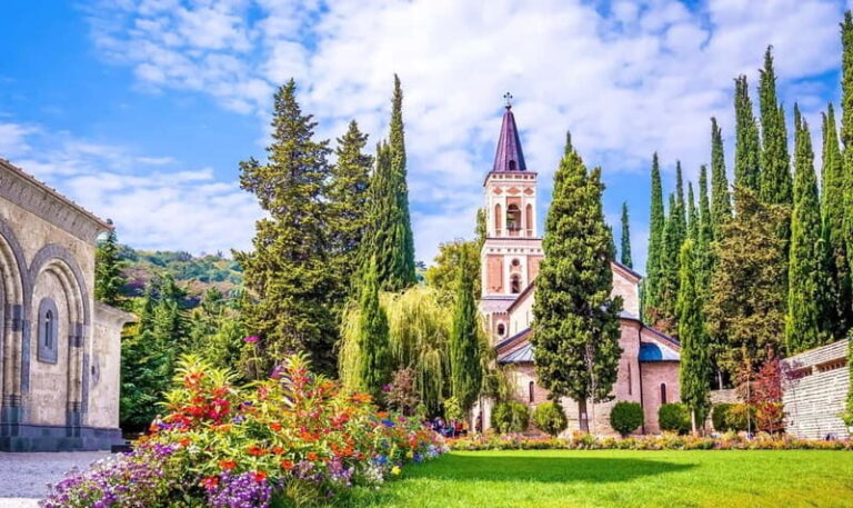From Tbilisi: Kakheti Wine Region Tour with 9 Wine Tastings - Visiting a Traditional Bakery in Badiauri