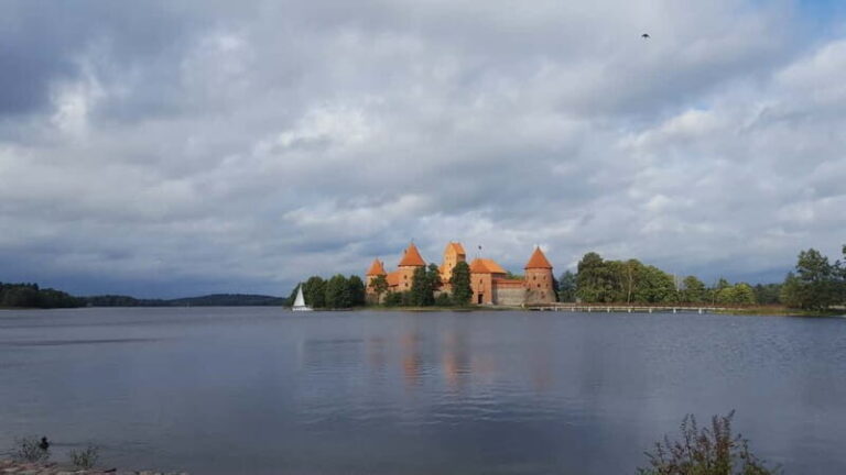 From Vilnius: Trakai Castle and Paneriai Memorial Tour - Evaluating the Value and Experience
