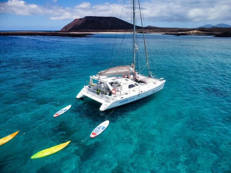 Fuerteventura : Catamaran excursion to Lobos Island - Scenic Sail Around Lobos Island
