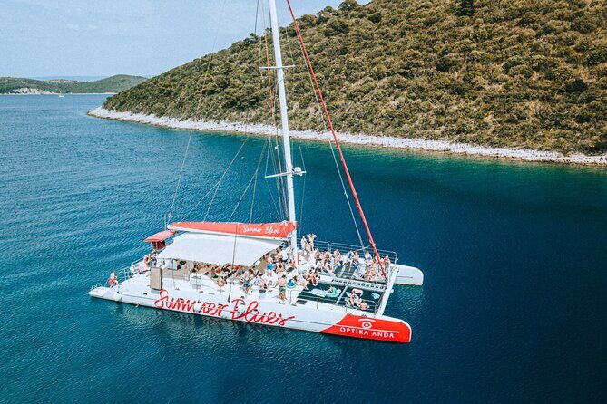 Full-Day Catamaran Cruise to Hvar & Pakleni Islands with Food and free Drinks - The Experience on the Water