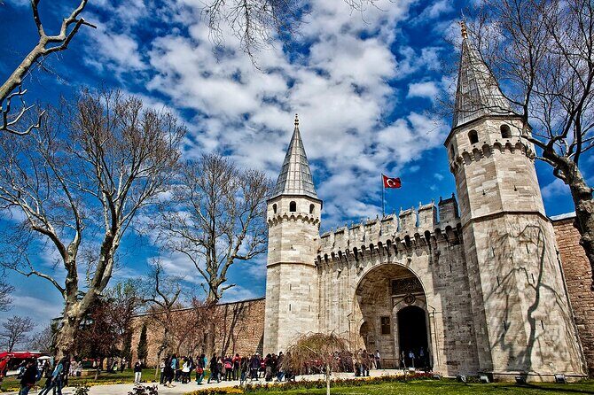 Full Day Historical Walking Tour of Istanbul Old City from Hagia Sophia - Exploring the Topkapi Palace & Basilica Cistern