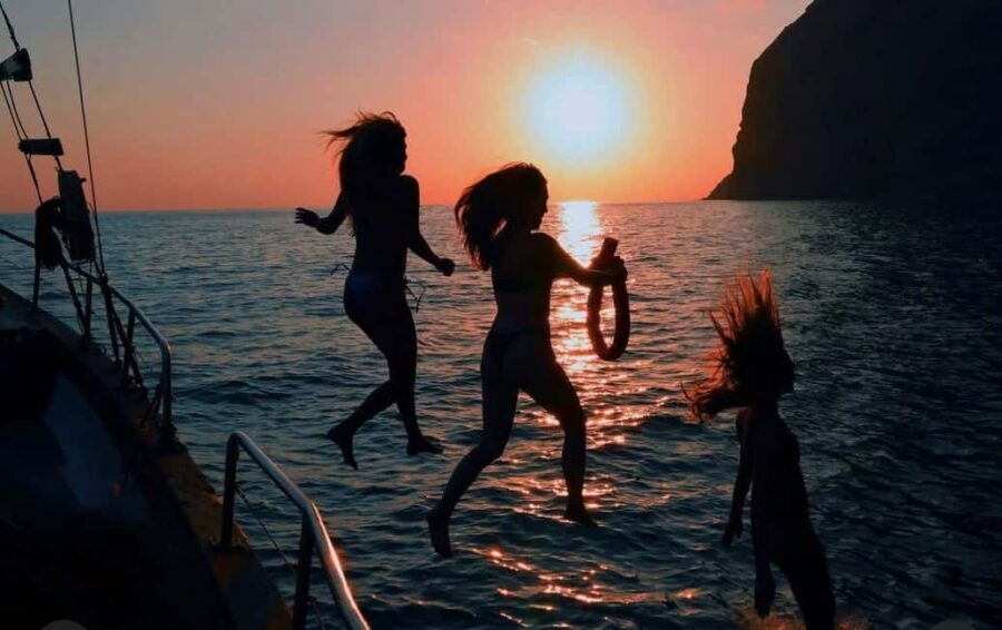 Funchal: Sunset Tour on Traditional Madeiran Boat w/ Drinks - Who Will Love This Tour?